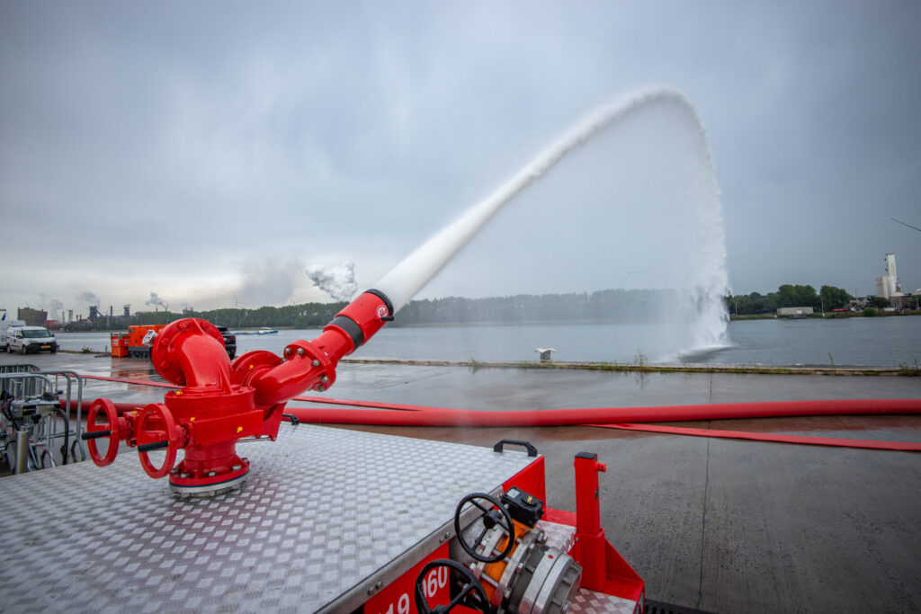 Large water transport system fire department Ghent - Hydrauvision