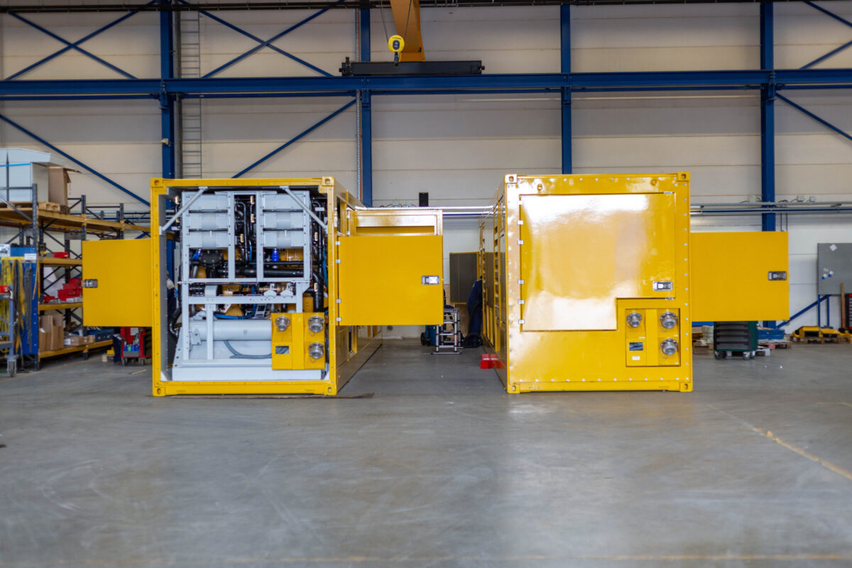 Assembly of six hydraulic power packs - Hydrauvision