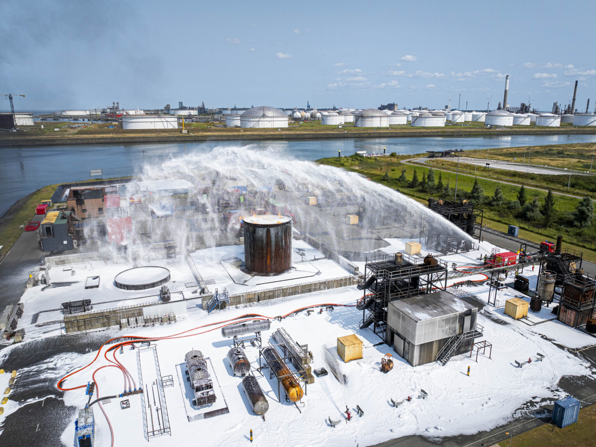 Custom Firefighting System for German refinery - Hydrauvision