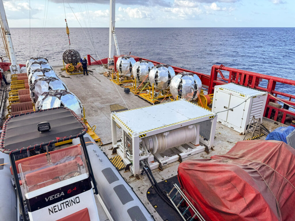 Advanced Heave Compensation System for Deep-Sea Research - Hydrauvision